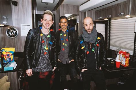 Pin By Shelly Waite On Daughtry Chris Daughtry Punk Style