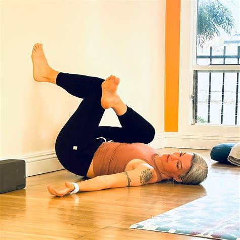 My 5 Minute Routine For Staying Fit And Balanced In Menopause Xo Jacqui