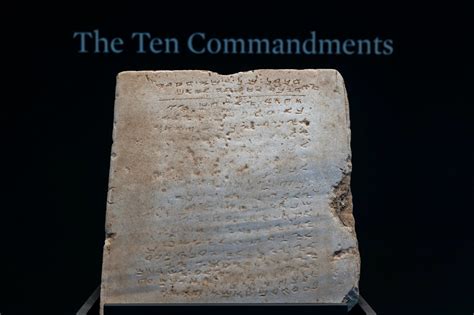 La Tablette Des Dix Commandements Devrait Rapporter Des Millions Aux