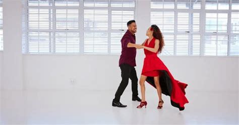 3 315 Videos De Mujeres Bailando En Tanga Videos De Stock Videoclips