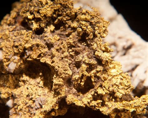 metal leaching and potentially acid generating material management plan