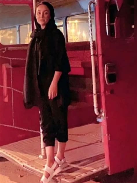 بهاره افشاری قد بلندشو به رخ کشید پاهای دراز با پوشش جنجالی کار دستش داد