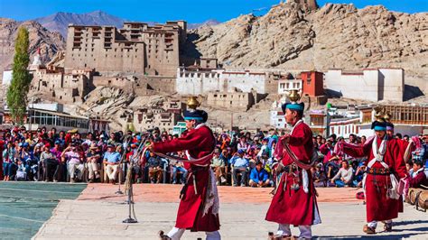 Ladakh Traditional Dress Top 10 Traditional Clothes For Male And Female