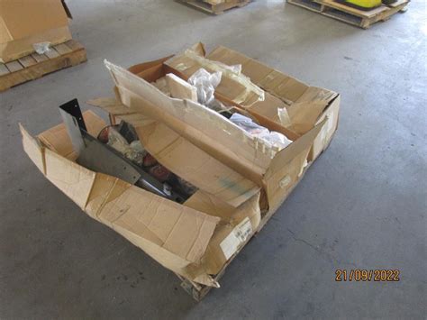 Kinze Pallet Of Implement Warning Lights Agriculture Bigiron