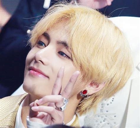 Bts 뷔 금발 잘 어울리는 남돌 1위 선정 Zum 뉴스