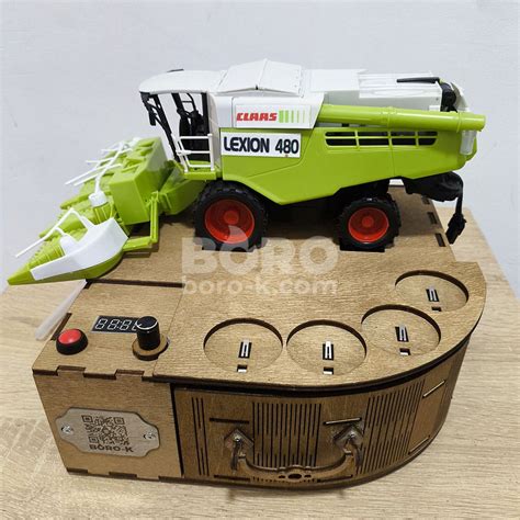 Наливатор Комбайнер Claas Mini під 4 чарки Boro