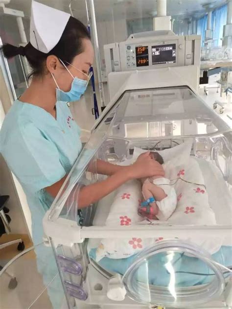 追踪足月小样儿成年后 足月小样儿满月标准 伤感说说吧