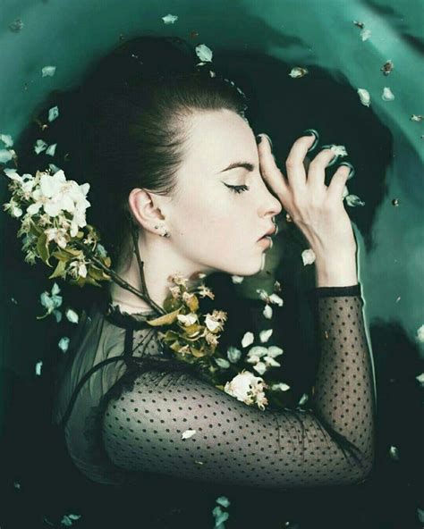 عکس غمگین دخترانه بدون متن جدید 💔 پیکوپیکس