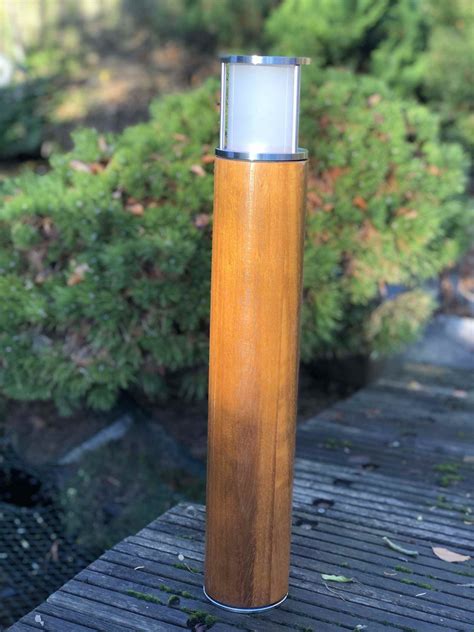 Holz Gartenleuchte Für Ein Stilvolles Flair Gartenleuchtende