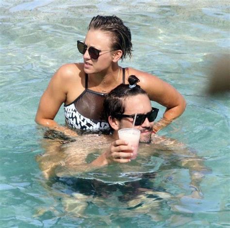 Kaley Cuoco In Bikini In Cabo San Lucas Adds 12thBlog