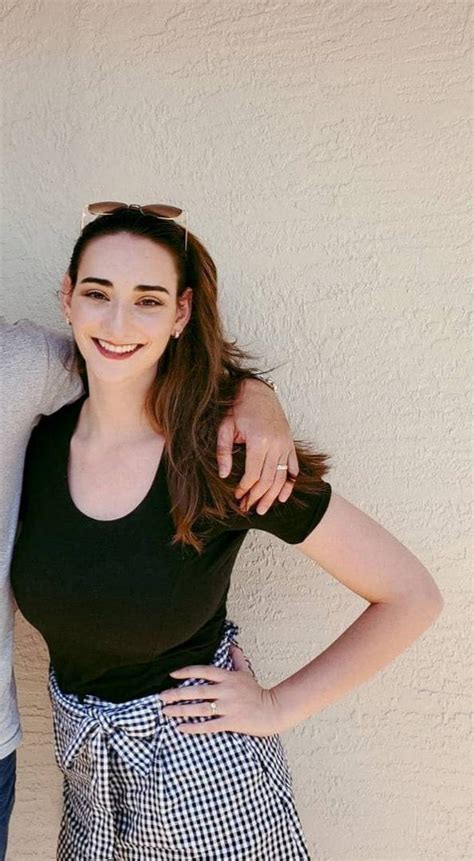 Abigail Shapiro Scrolller