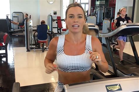 Rhobh S Teddi Mellencamp Arroyave Cuts Hair Into Lob Style Living