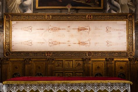 Surgeon Identifies Faint Teeth On Shroud Of Turin Adding New Layer To