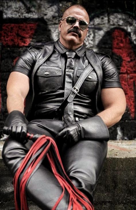 Sadistic Thick Leather Bear Tumbex