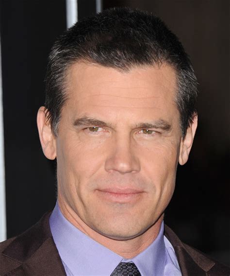 Josh Brolin Short Straight Dark Grey Hairstyle