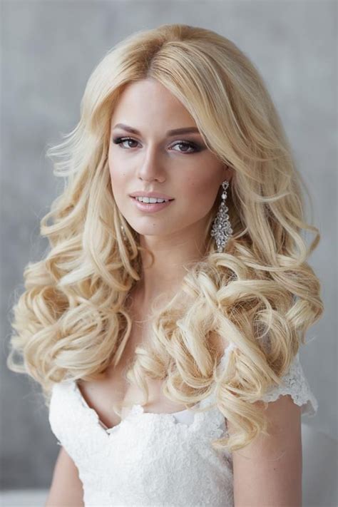 Wedding Hairstyles For A Gorgeous Wavy Look Modwedding Wavy Wedding