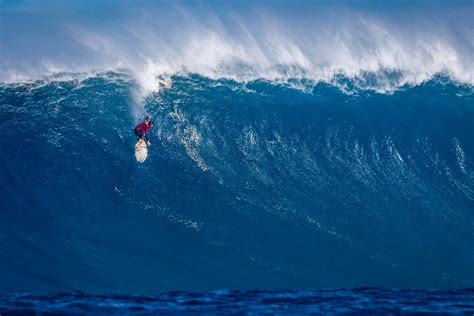17 Year Old Jacob Turner Surfs Jaws For The First Time