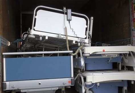 Нікопольська лікарня отримала сучасні ліжка від благодійників