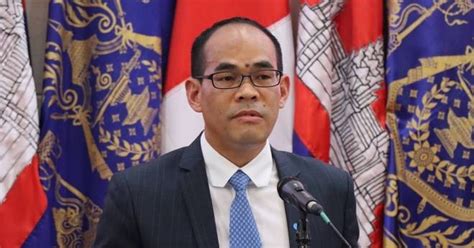 មន្ត្រី៖ កម្មវិធីសិក្សាអក្ខរកម្មហិរញ្ញវត្ថុ