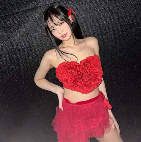200 Jennie Kim Pictures