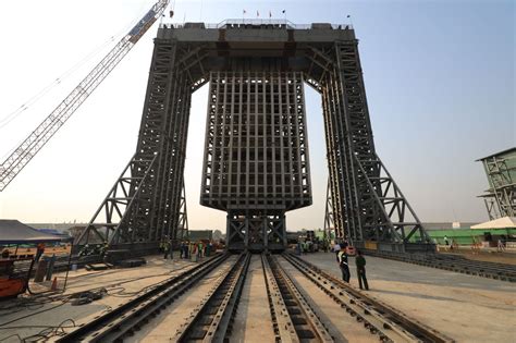 မာရဝိဇယ ဗုဒ္ဓရုပ်ပွားတော်မြတ်ကြီး၏ ဆင်းတုတော်အပိုင်း ၁ ၂ ၃ တို့ကိုတွဲဆက် ထားသည့် ဆင်းတုတော်အစိတ