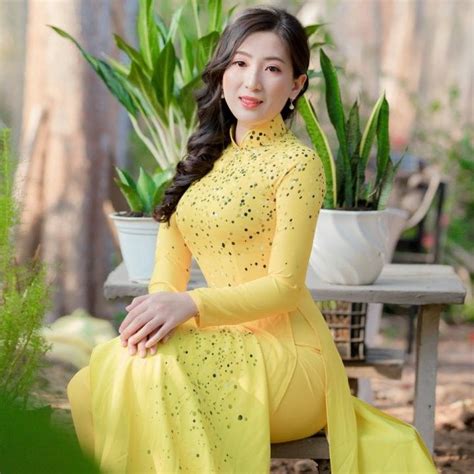 Pin On Aodai Yellow Gurlz Dresses With Sleeves Fashion Long Sleeve