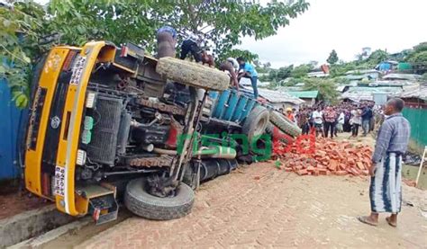 ট্রাক উল্টে ২ রোহিঙ্গা কিশোরী নিহত