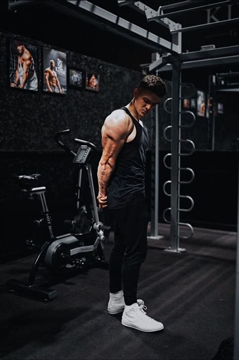 10 Best Tricep Exercises Grow Muscular And Strong Arms Fitfond