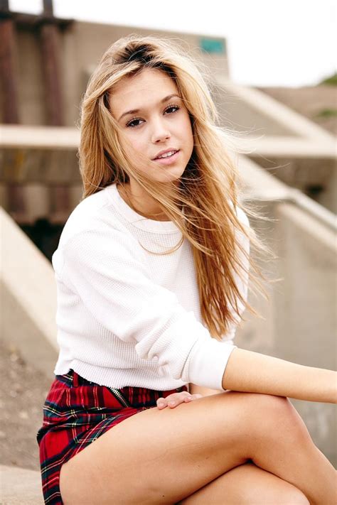 Pin By Kahraman On Womenfashion Alexis Ren Women Beauty