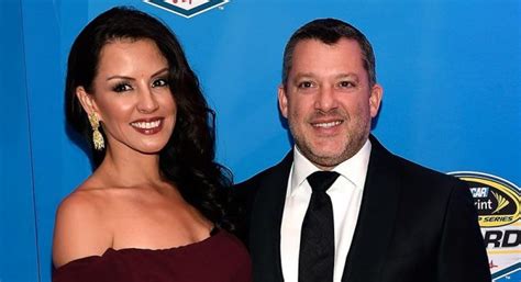 Tony Stewart Anunció Su Compromiso De Boda Con Pennelope Jimenez