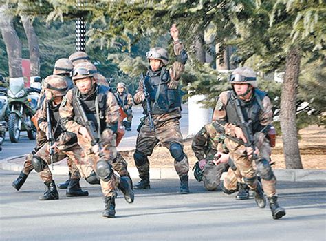 御林軍京城演練懾貪 東方日報