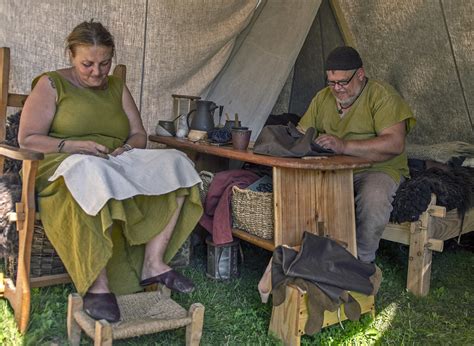 Vikingmarked Bronseplassen Norway Vikings Work With Leat Flickr