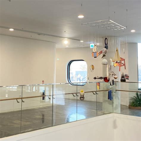 5달러케이크 오늘의 전시 추천🎟 서울식물원에서 가볍게보기좋은 전시 권오상 안규철 하이브 의 즐거운하루오늘 전 서울식물원 가시게되면 2층에 전시되어 있는 세명의