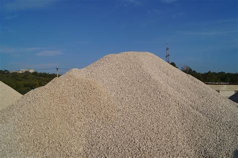 Продажа щебня известнякового 20*40, цена от 1650 р. за тонну – купить ...