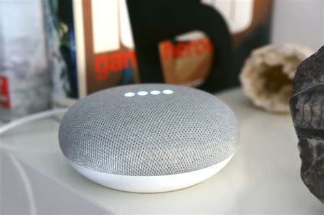 Google Home을 사용하면 누군가가 집에 있다는 것을 시뮬레이션하여 다음을 구성 할 수 있습니다 Infobae