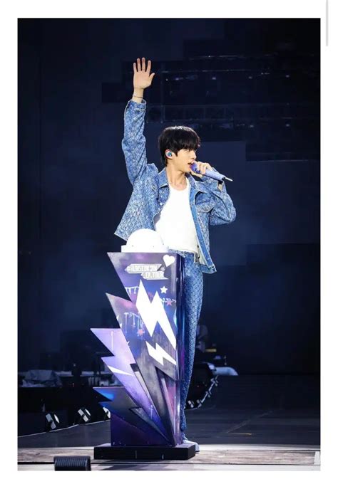 방탄의 진님이 달려라 석진 팬콘서트를 열었네요 팬플러스 커뮤니티