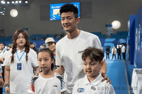 奥运冠军谌龙久违现身，携世界冠军包宜鑫、刘成、龚伟杰、郭振东亲临现场！羽毛球羽跃杯清远市