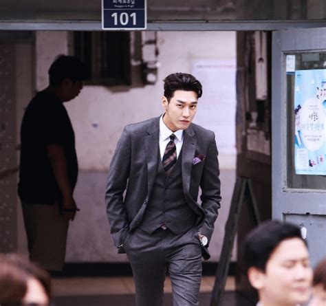 김영광 미친 수트핏 여성 팬心 사냥 나서 서울경제