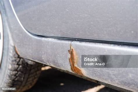 부식 차체에 녹 녹과 부식과 페인트 역청이있는 자동차 환경에 대한 시약으로 인한 피해의 개념 0명에 대한 스톡 사진 및 기타 이미지 Istock