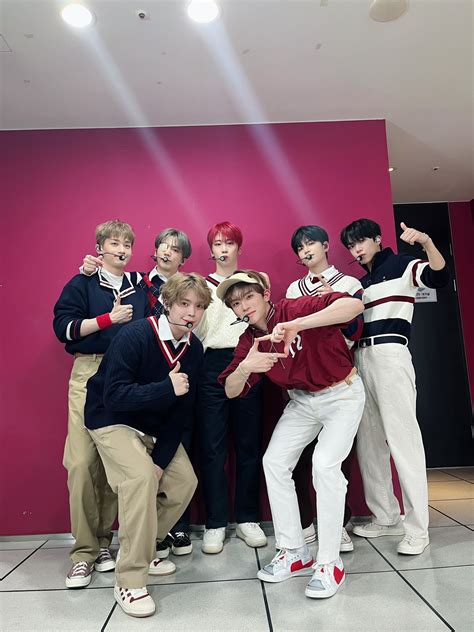 빙고하다 무릎 꿇고 엉덩방아까지 찧은 남돌 인스티즈 Instiz 이슈 카테고리