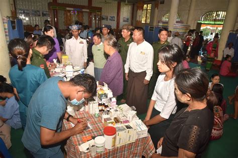 တပ်မတော်မြစ်တွင်းသွားဆေးရုံ ရေယာဉ် ရွှေပုဇွန် နှင့် မြစ်ရေယာဉ် စကု တို့သည် ဧရာဝတီတိုင်းဒေသကြီး