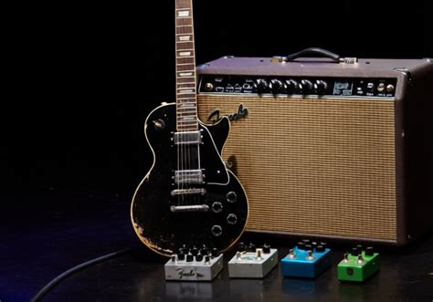 Neil Young Guitars And Gear Guide To His Iconic Setup