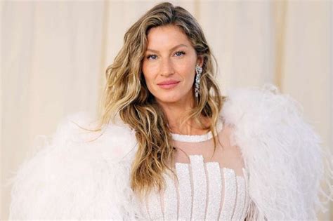 Gisele Bundchen Hot And Sexy Bikini Pictures Woophy