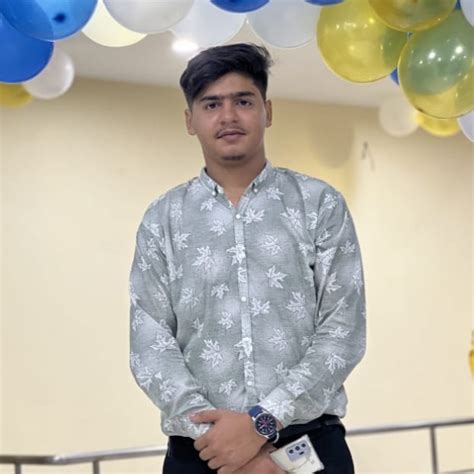 Inaam Sheikh Graphic Designer Ecommerce Mentorz Linkedin
