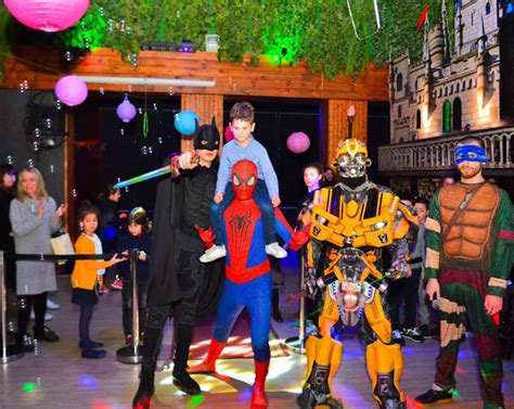 Deluxe Center დელუქს ცენტრი ბავშვთა გასართობი ცენტრი დაბადების დღის გადახდა თინეიჯერებისთვის