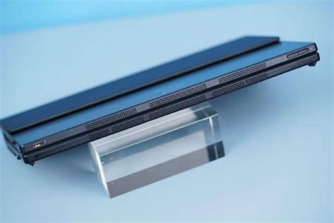 华硕灵耀x Fold折叠屏笔记本图赏 新浪图片