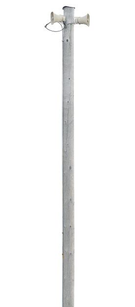 회색 플라스틱 뿔 스페카에 쌍 오래 된 풍화 지저분한 지저분한 고립 된 야외 라우드 스피커 키가 큰 나무 기둥 기둥 큰 상세한 그런 지 수직 클로즈업 기둥에 대한 스톡 사진