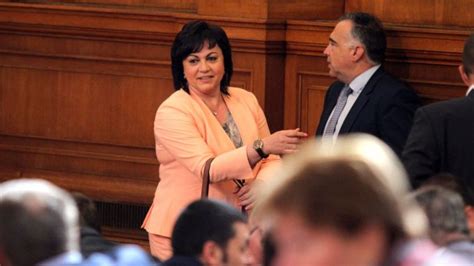 Поправката с която отпадат ограниченията за купуване на земеделска земя от чужденци няма да се