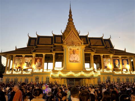 Post Khmer មនុស្ស រាប់ ម៉ឺន នាក់ មក ទស្សនា ការ ហាត់ សម ស