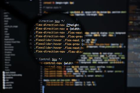 실제 css 코드 개발 화면입니다 프로그래밍 워크플로 추상 알고리즘 개념입니다 css의 라인 확대 렌즈 아래 보이는 코드 html에 대한 스톡 사진 및 기타 이미지 istock